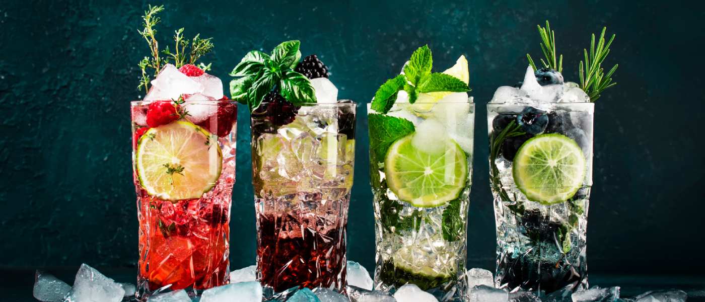 Gallops Bar & Coctail Lounge at the Golden Landmark Green Valley Beach ...